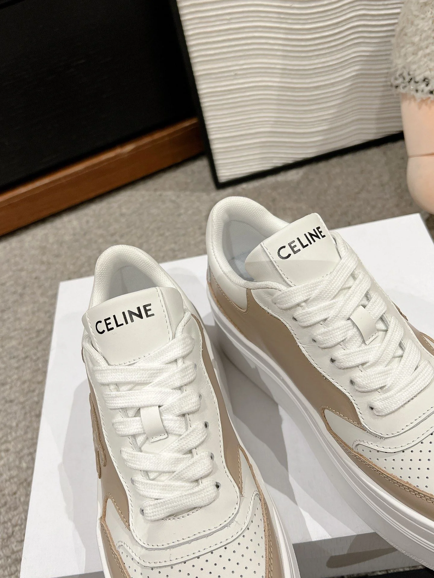 Top mirror Celine Shoes