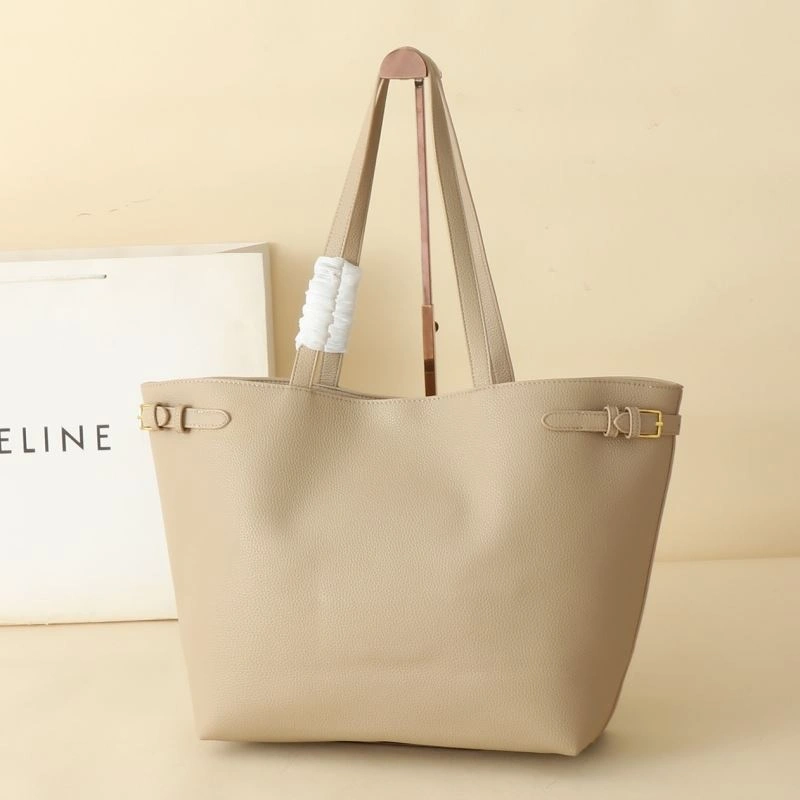 Accurate model Celine Shopping Bags