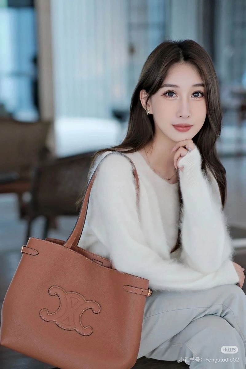 Reasonably priced Celine Shopping Bags