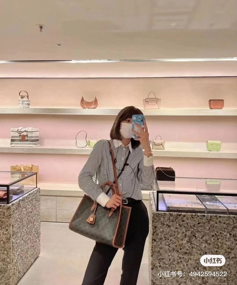 Exact replica Celine Shopping Bags