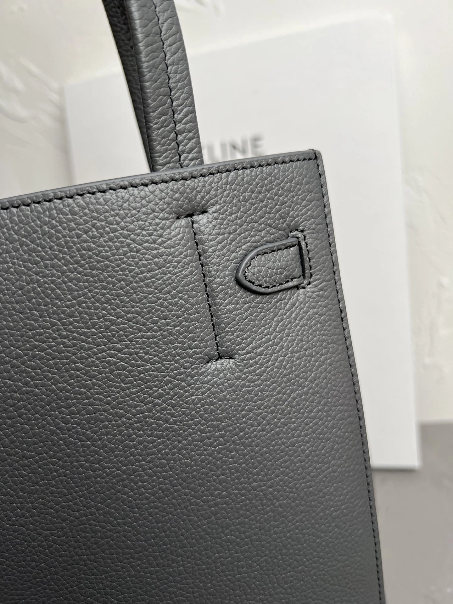 Low-cost Celine Shopping Bags