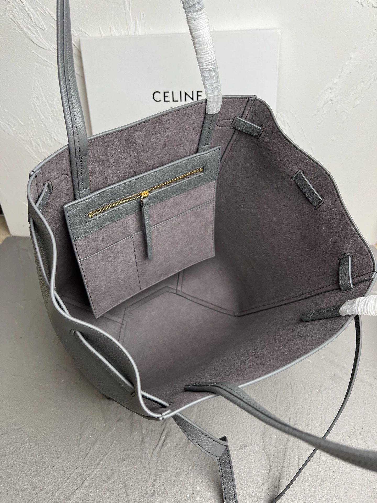 Low-cost Celine Shopping Bags