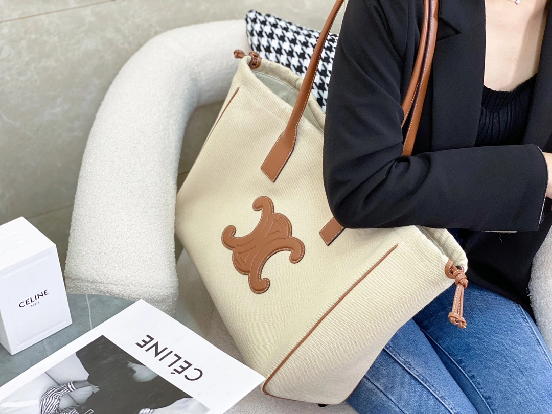Accurate model Celine Shopping Bags