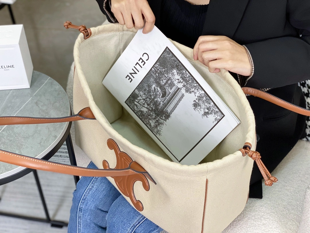 Accurate model Celine Shopping Bags