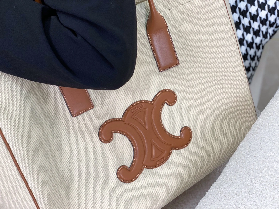Accurate model Celine Shopping Bags
