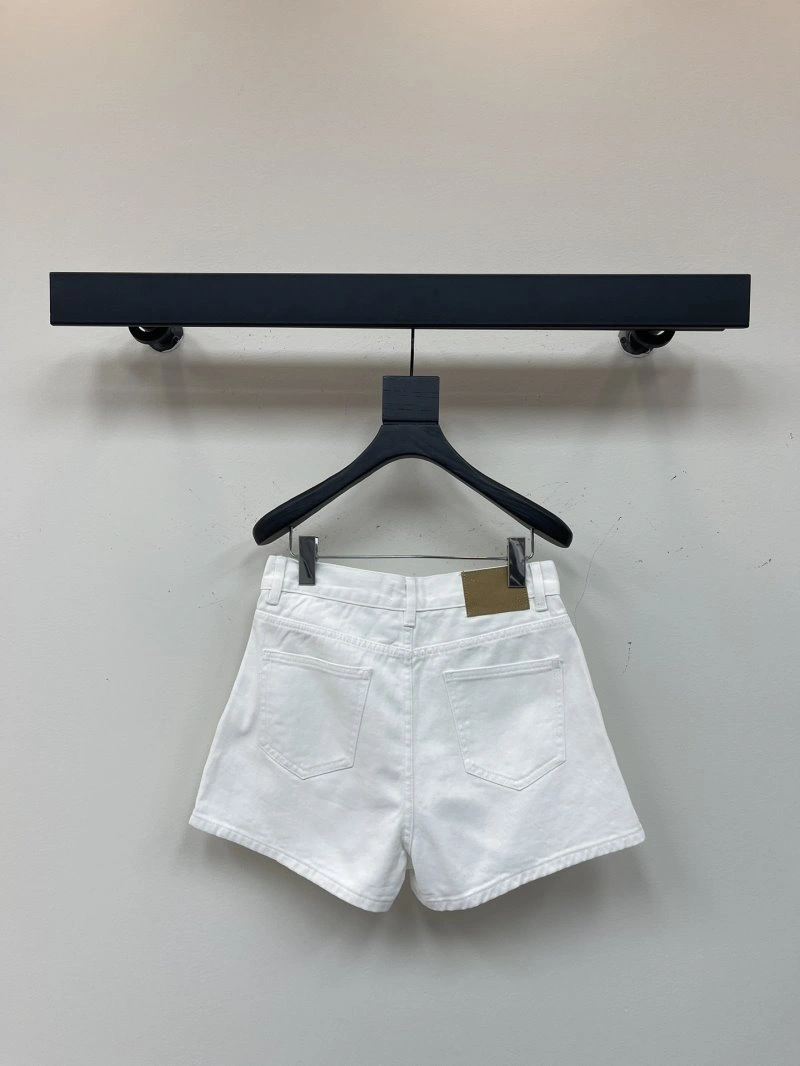 Accurate model Celine Short Pants