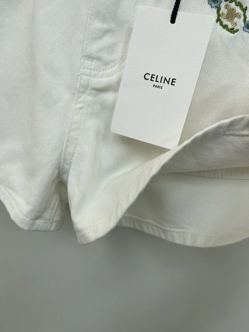 Accurate model Celine Short Pants