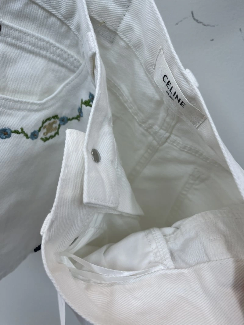 Accurate model Celine Short Pants