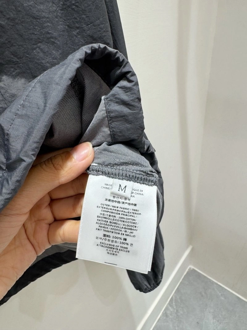 Top mirror Celine Sunscreen Jacket
