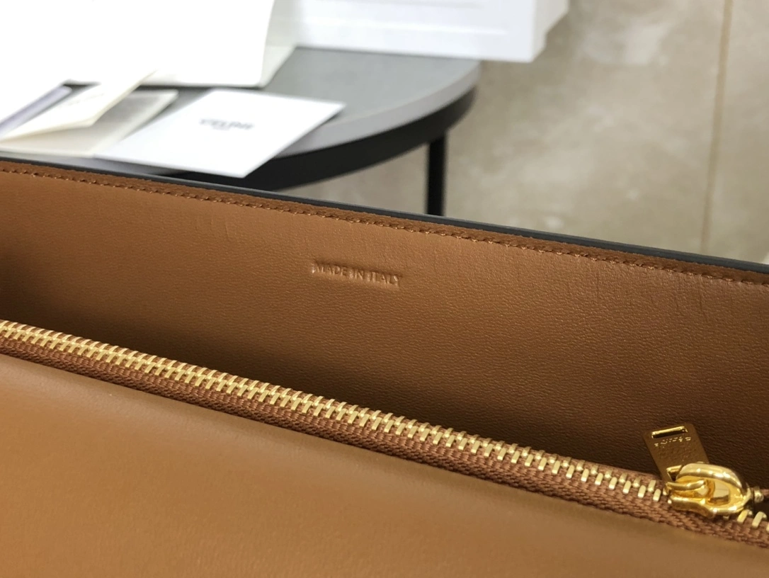 Top mirror Celine Triomphe Bags