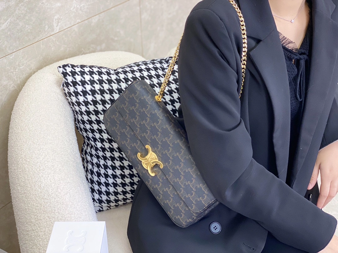 Top mirror Celine Triomphe Bags