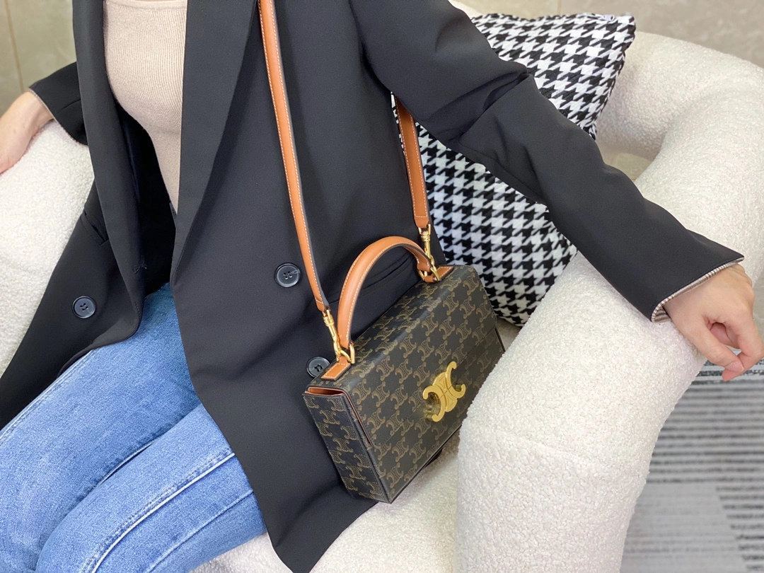 Top mirror Celine Triomphe Bags