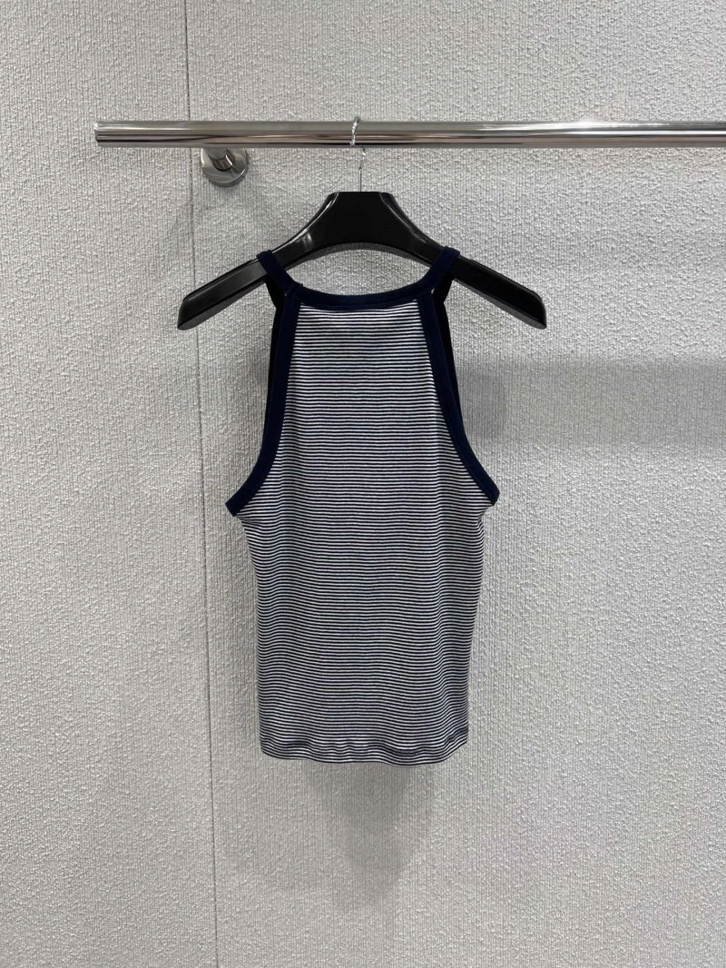 Accurate model Celine Vest