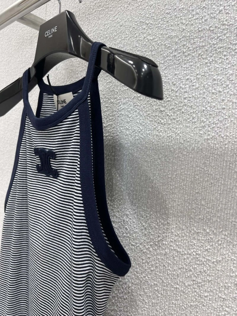 Accurate model Celine Vest