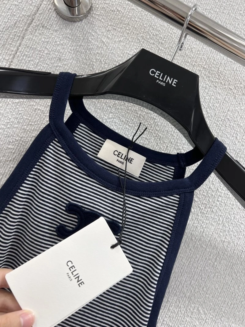 Accurate model Celine Vest