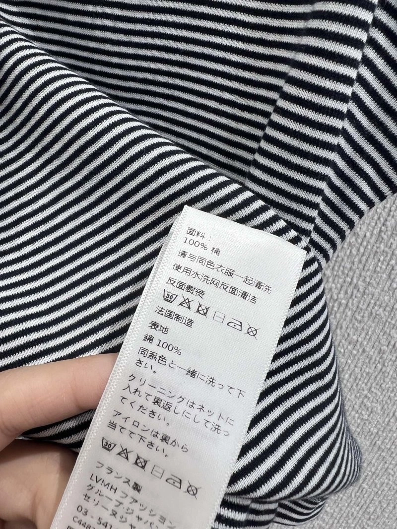 Accurate model Celine Vest
