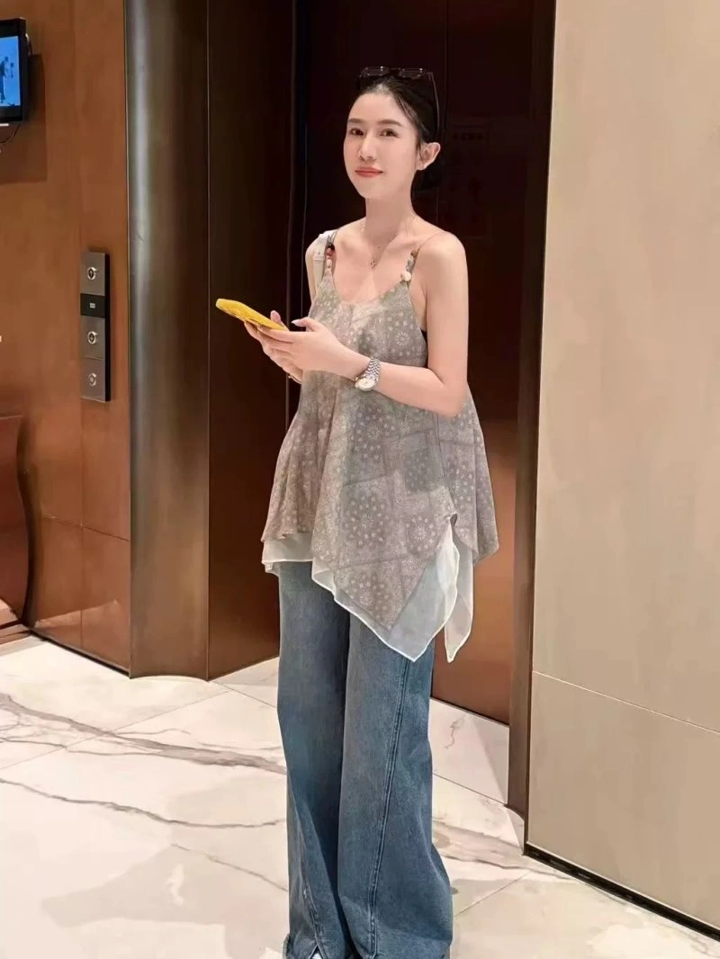 Low-cost Celine Vest