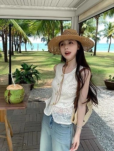Exact replica Celine Vest