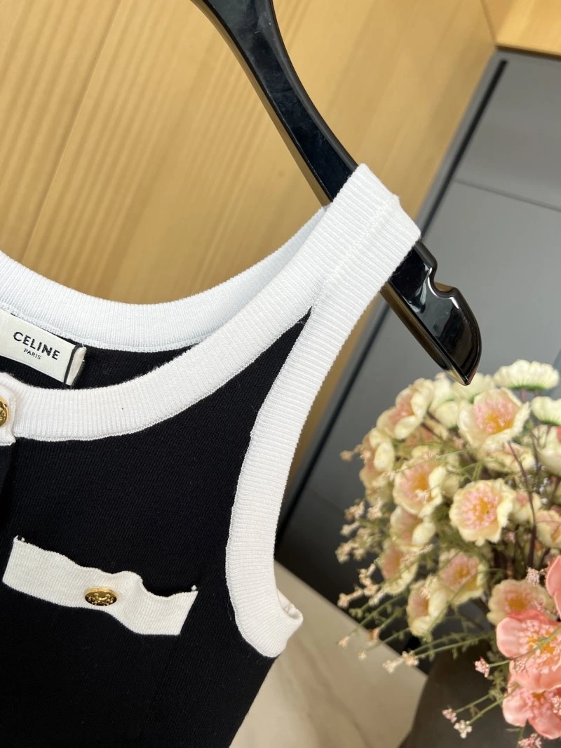 Accurate model Celine Vest