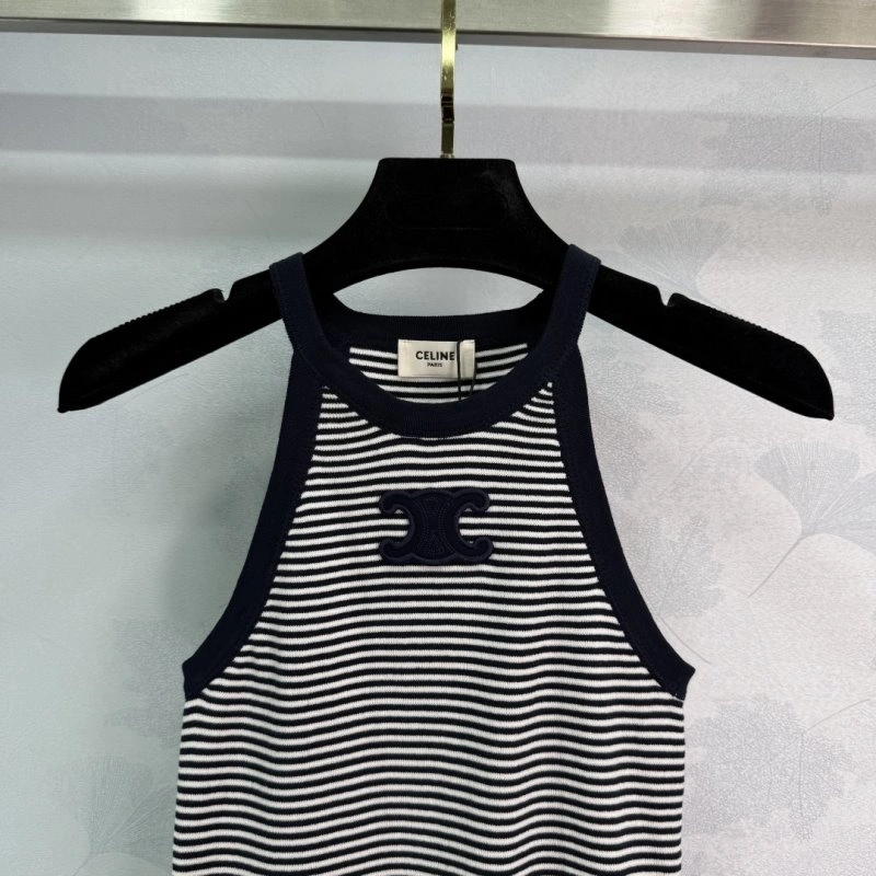 Accurate model Celine Vest