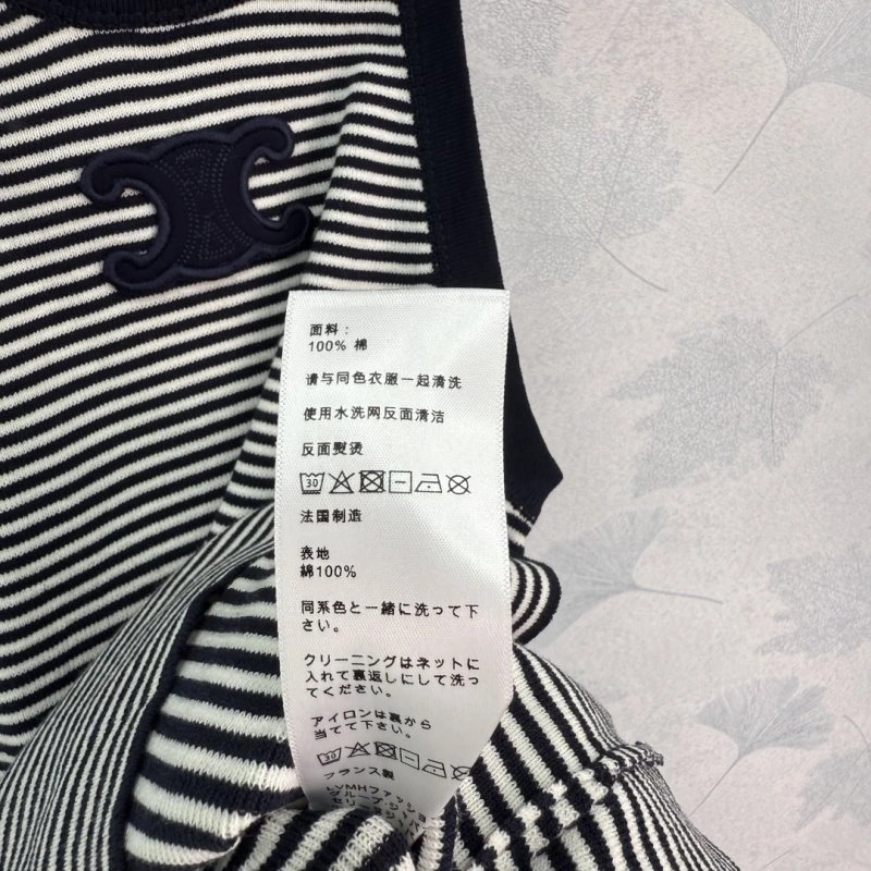Accurate model Celine Vest
