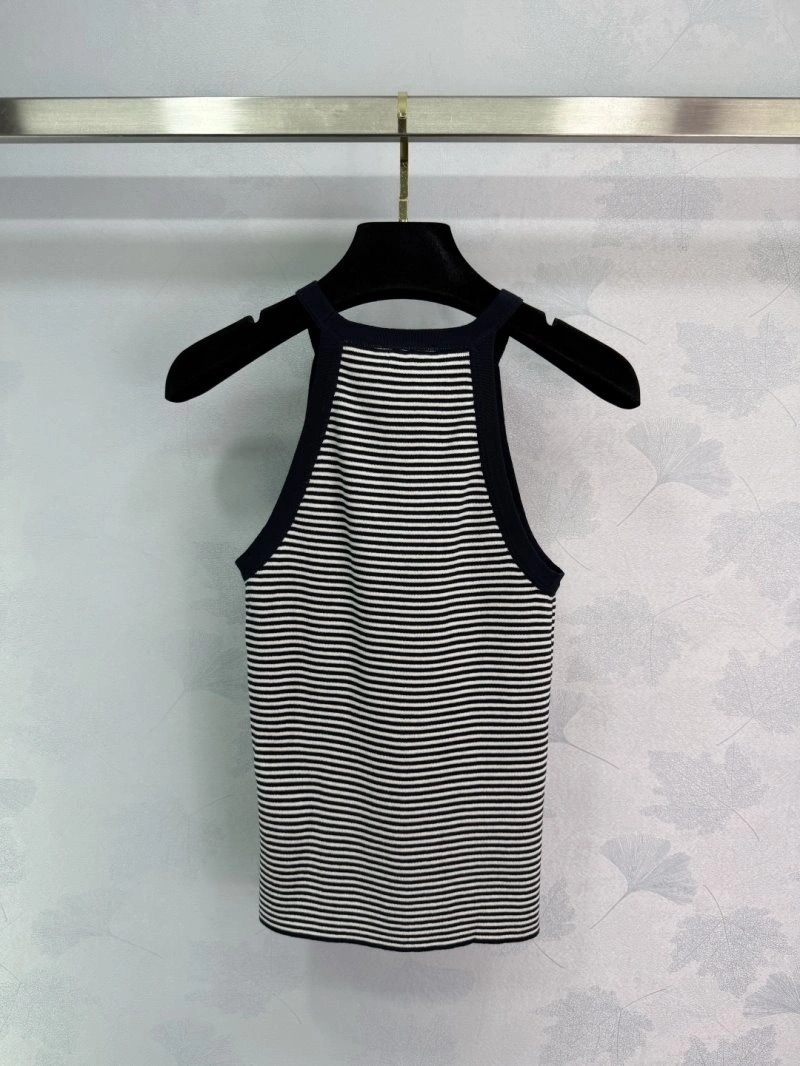 Accurate model Celine Vest