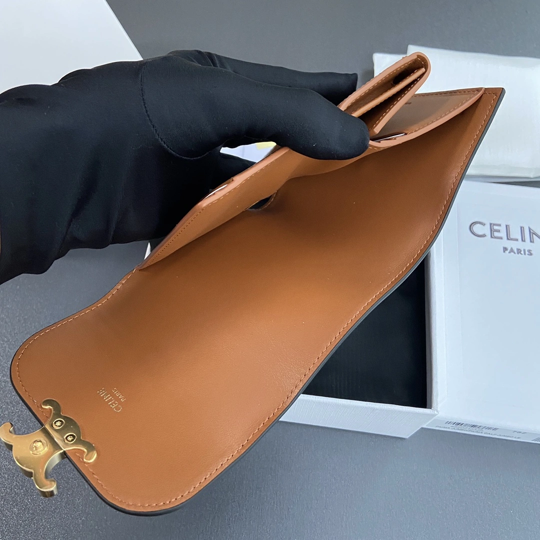 Accurate model Celine Wallets Purse