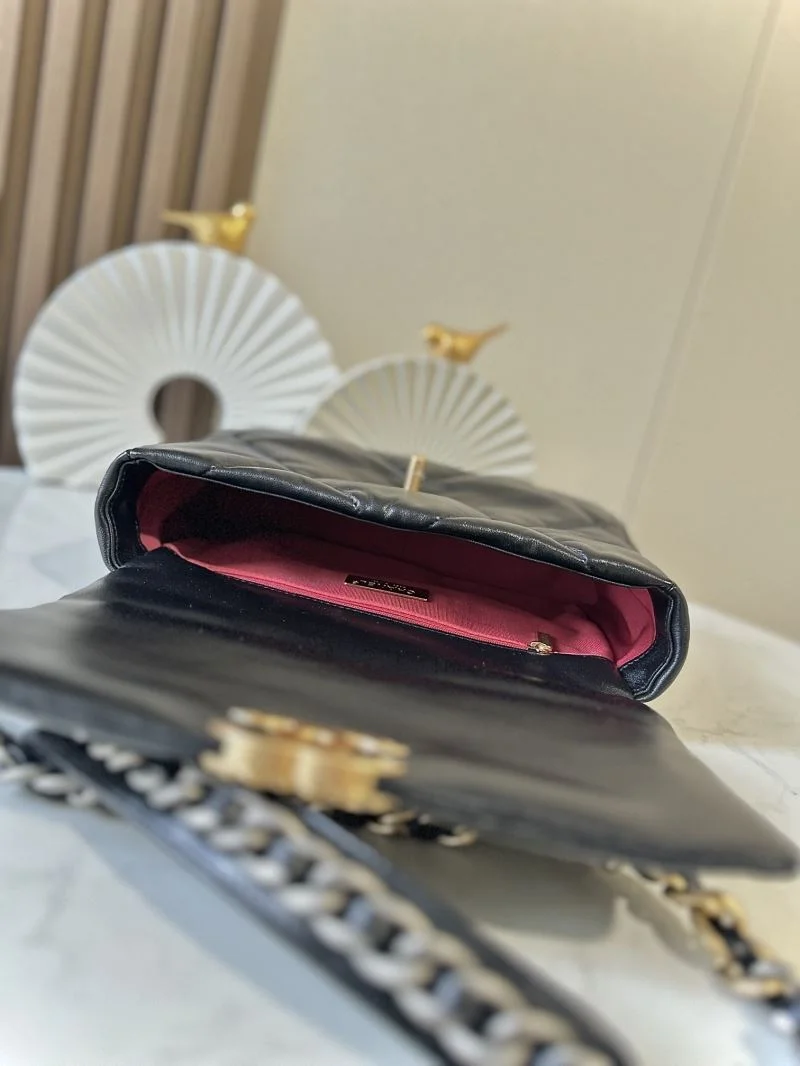 Top match Chanel 19 Bags