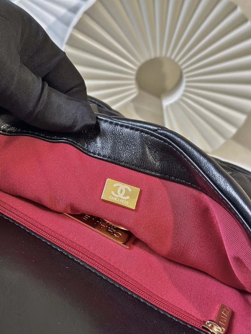Top match Chanel 19 Bags