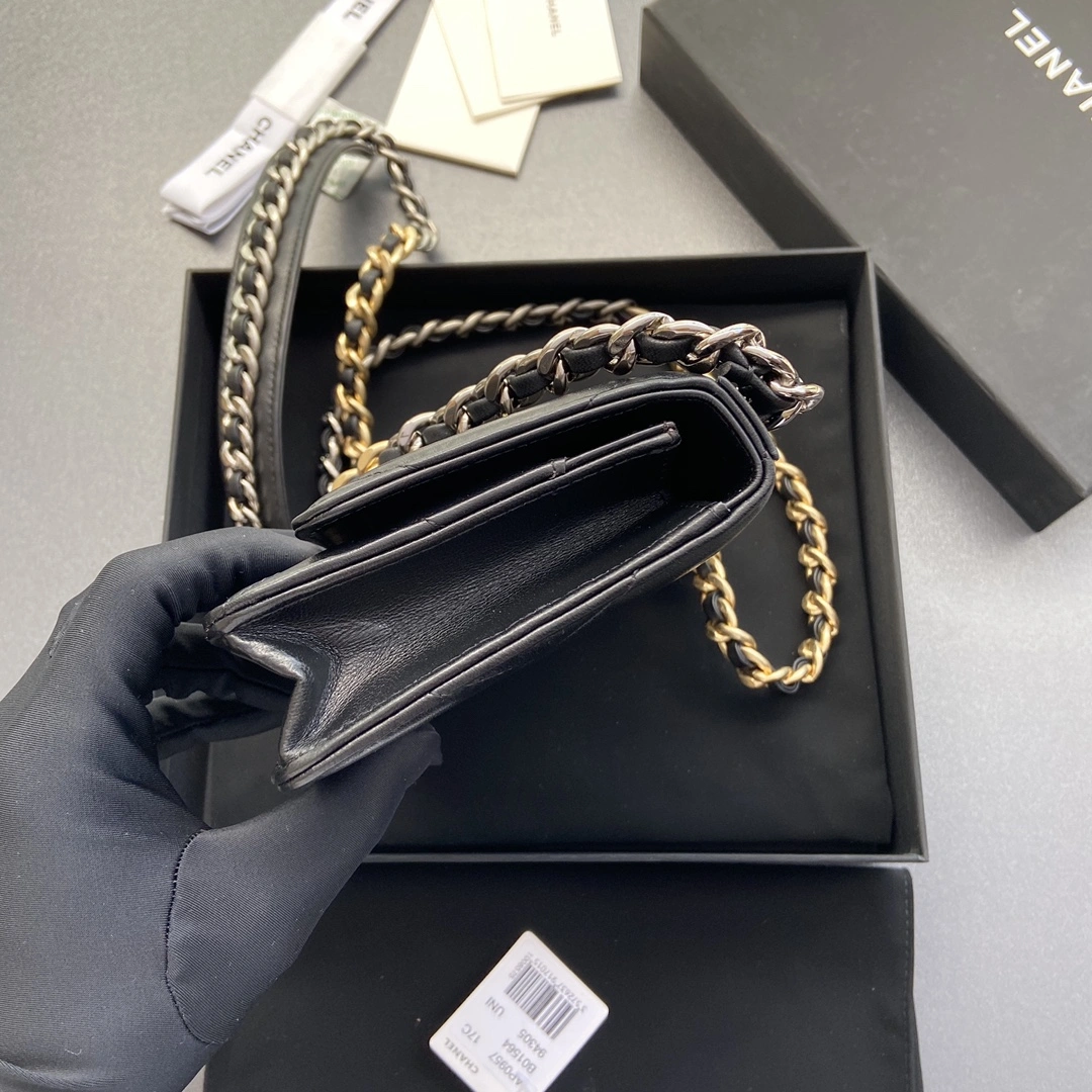 Exact replica Chanel 19 Bags