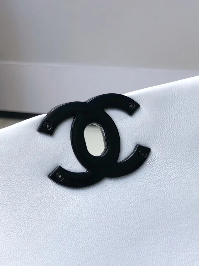 Low-cost Chanel 19 Bags