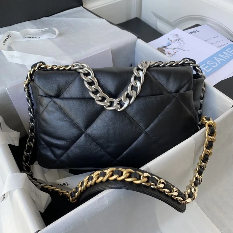 Top mirror Chanel 19 Bags