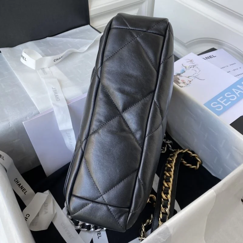 Top mirror Chanel 19 Bags