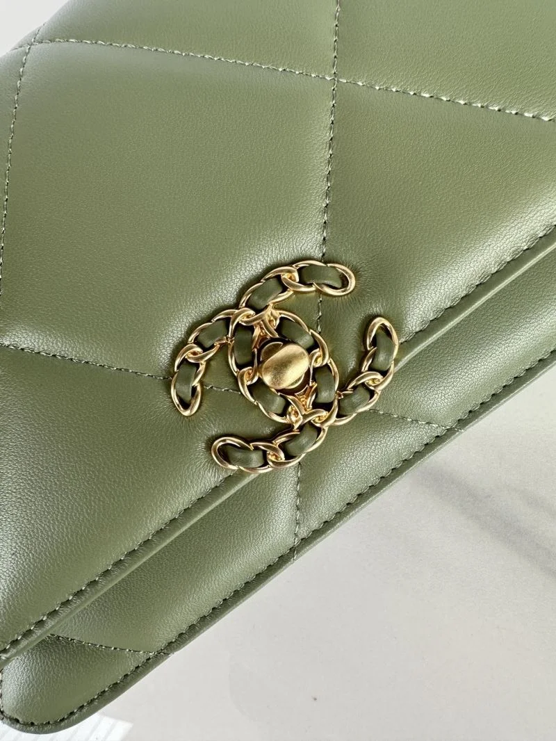 Brand-original Chanel 19 Bags