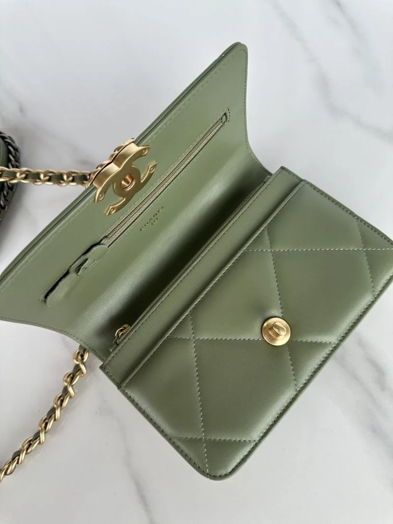 Brand-original Chanel 19 Bags