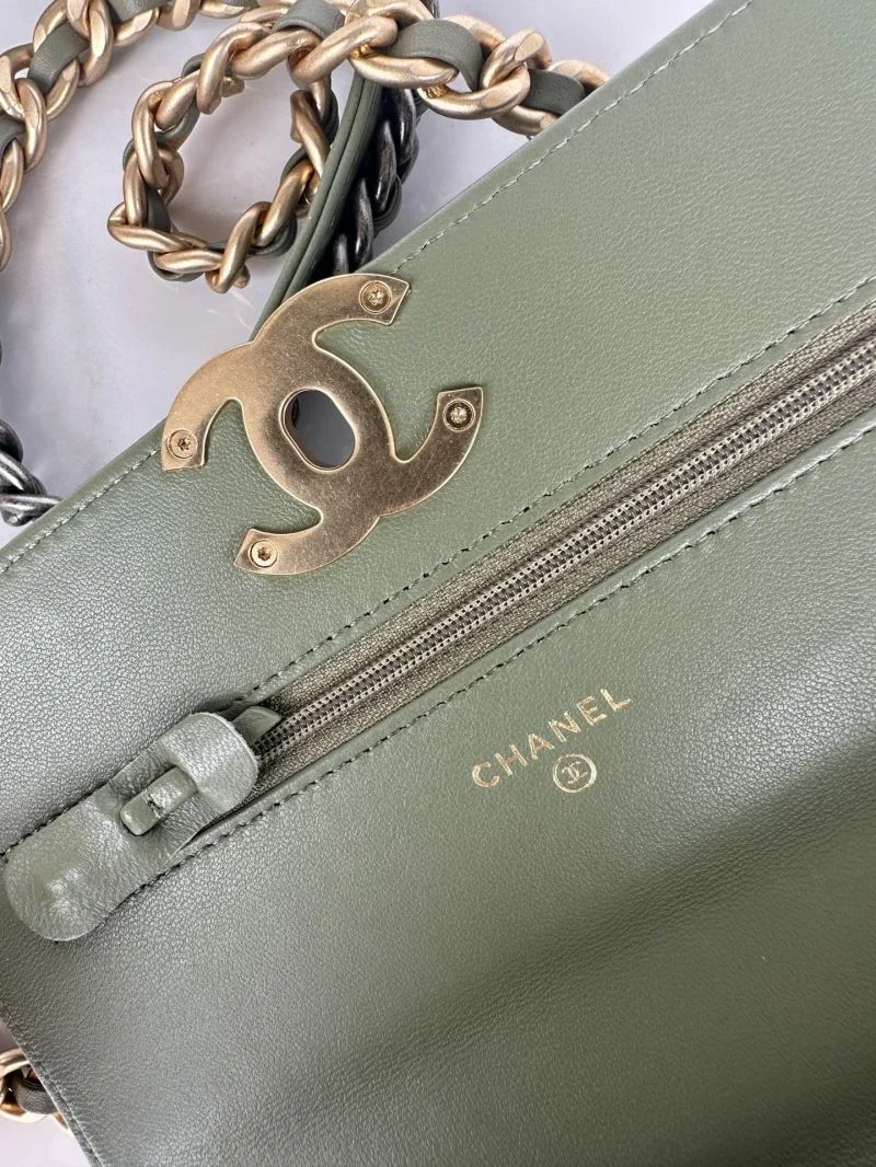 Brand-original Chanel 19 Bags