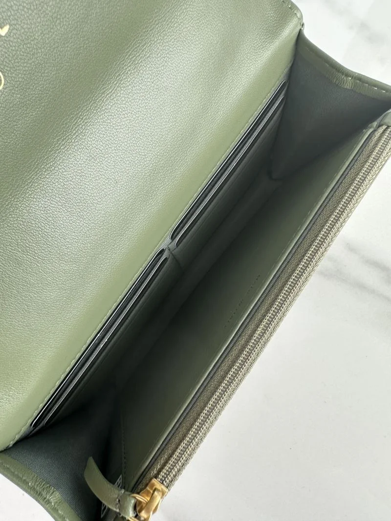 Brand-original Chanel 19 Bags
