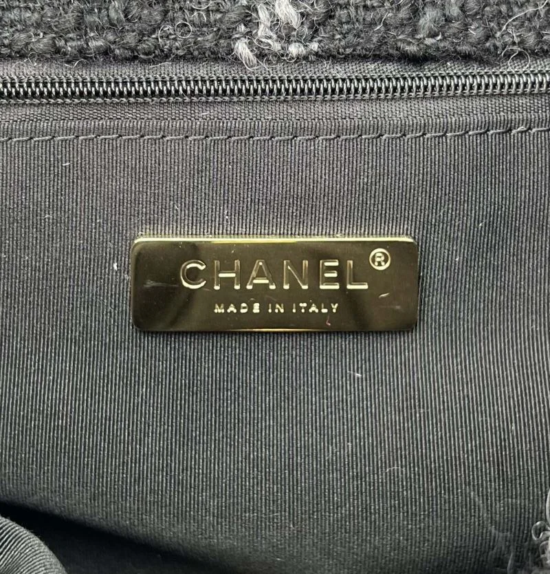 Top mirror Chanel 19 Bags