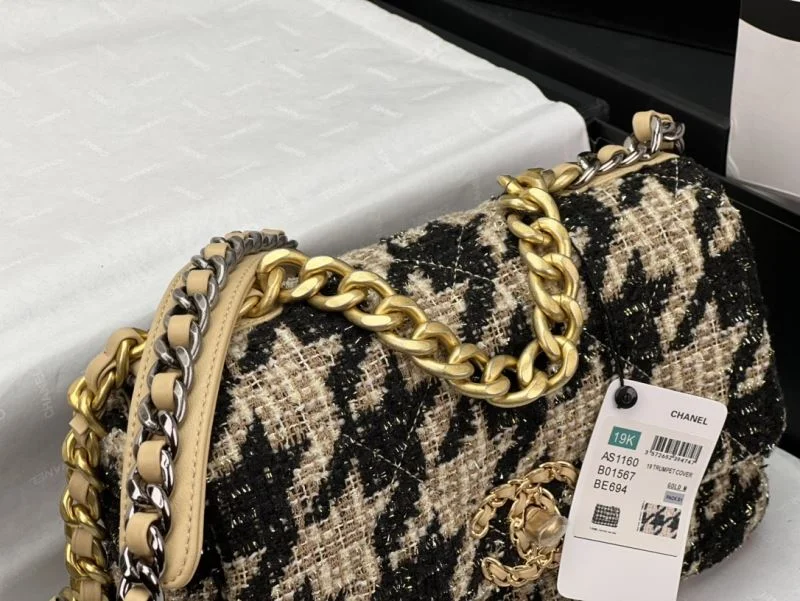 Bargain Chanel 19 Bags