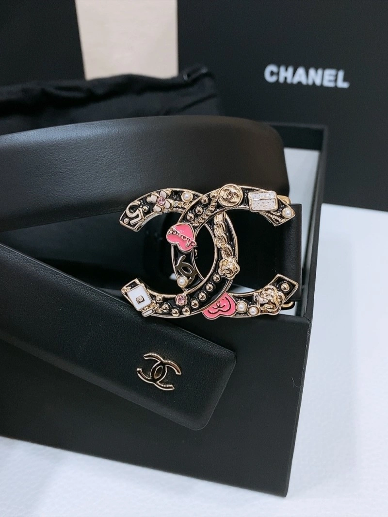 Low-cost Chanel Belts