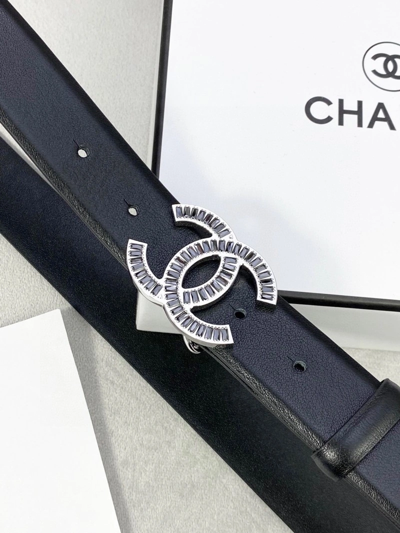 Low-cost Chanel Belts