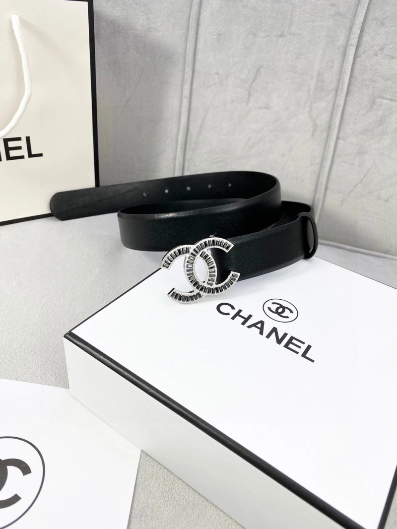 Low-cost Chanel Belts