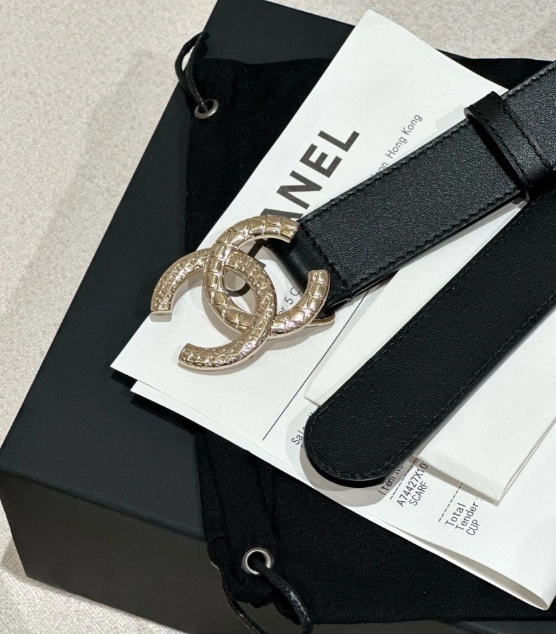 Low-cost Chanel Belts