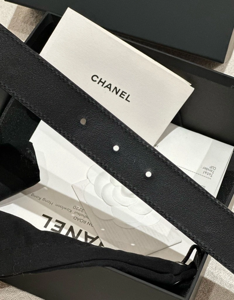 Low-cost Chanel Belts
