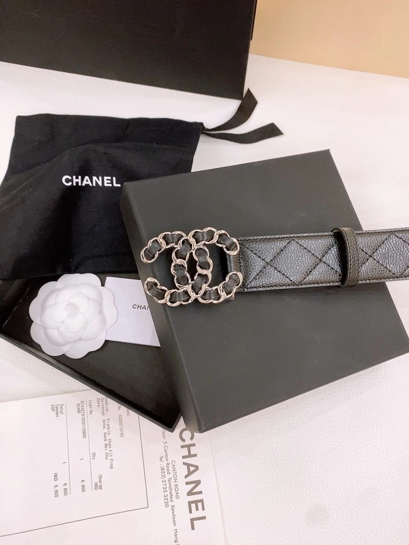 Low-cost Chanel Belts