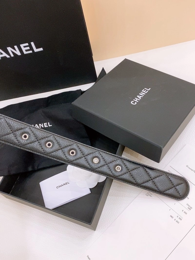 Low-cost Chanel Belts