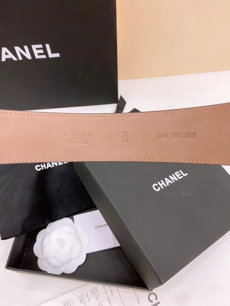 Low-cost Chanel Belts