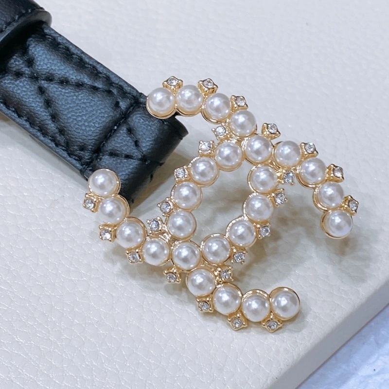 Low-cost Chanel Belts