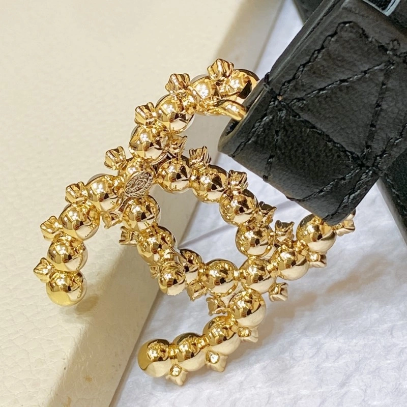Low-cost Chanel Belts