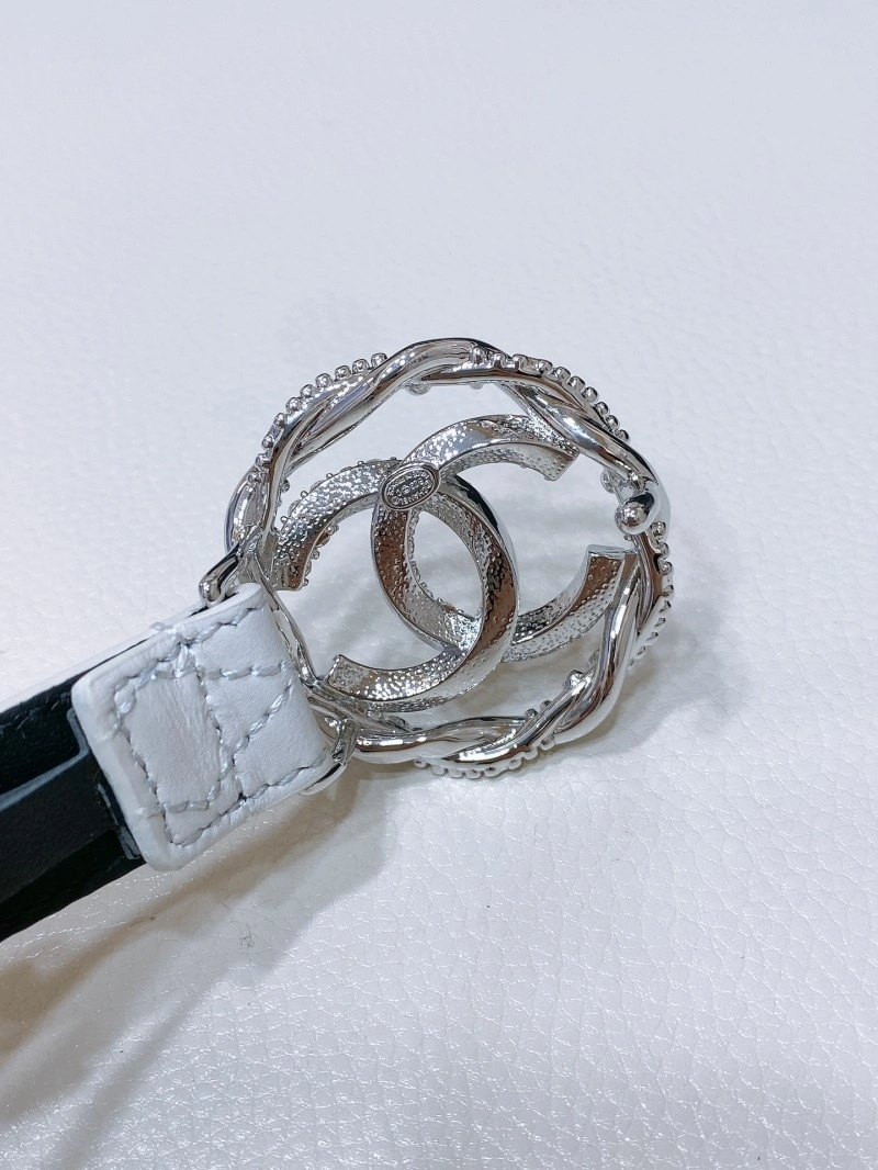 Low-cost Chanel Belts